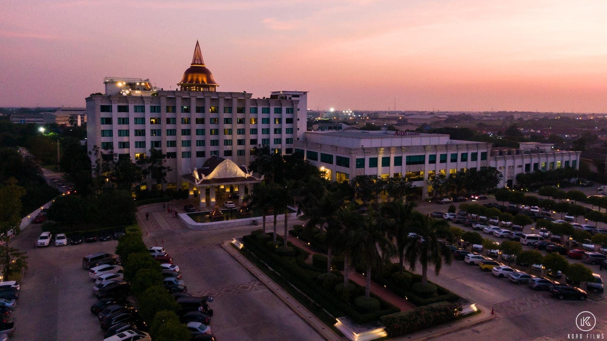 Wedding Reception of So & Palm at Mida Grande Hotel Dhavaravati ...